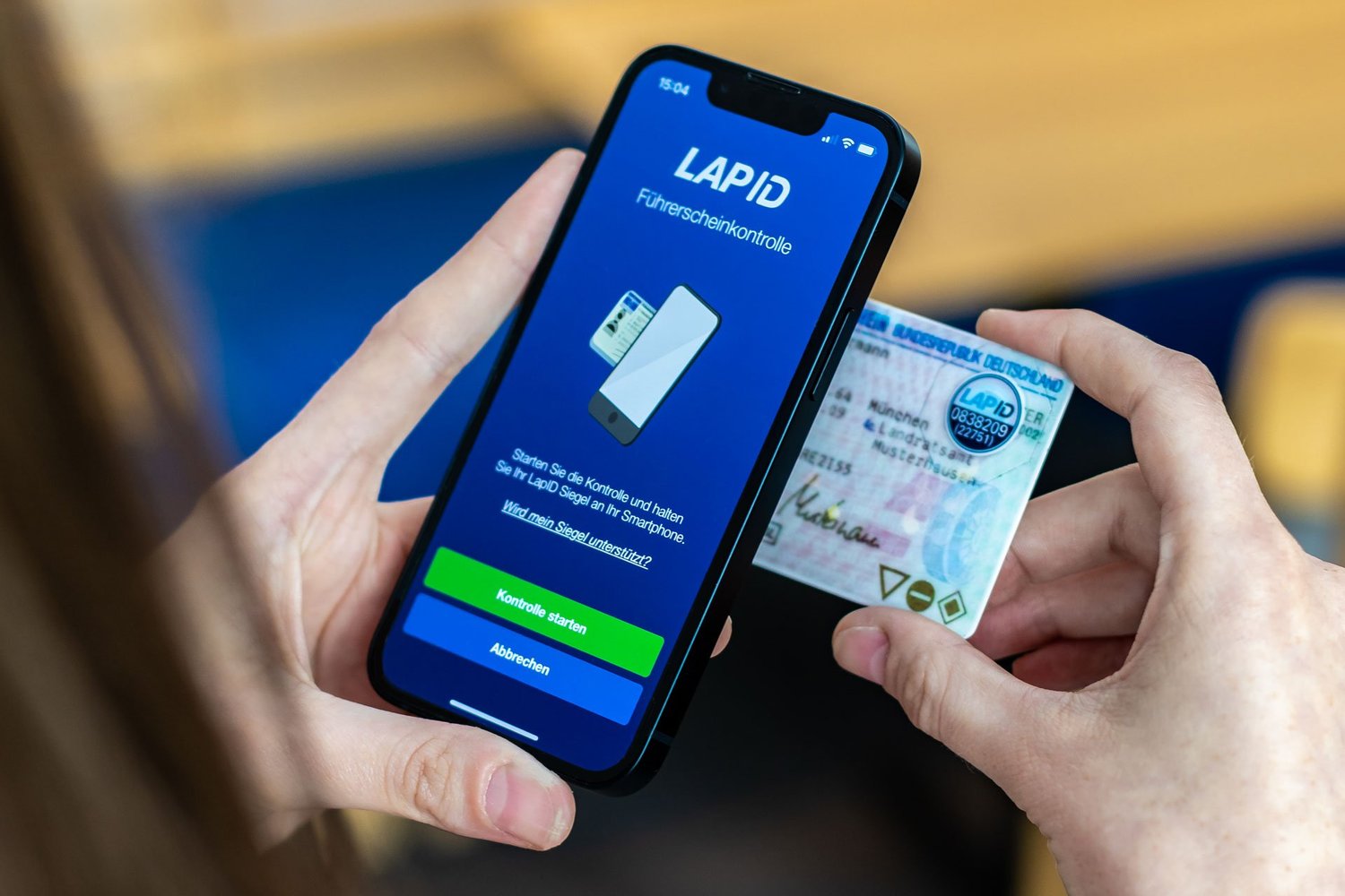 Das LapID Siegel im Einsatz | Führerscheinkontrolle